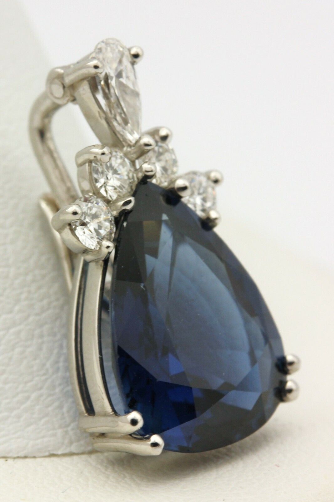 Pendants – Finer Jewelry, Inc.